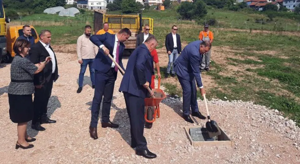 Položen kamen temeljac za izgradnju škole u Istočnom Novom Sarajevu